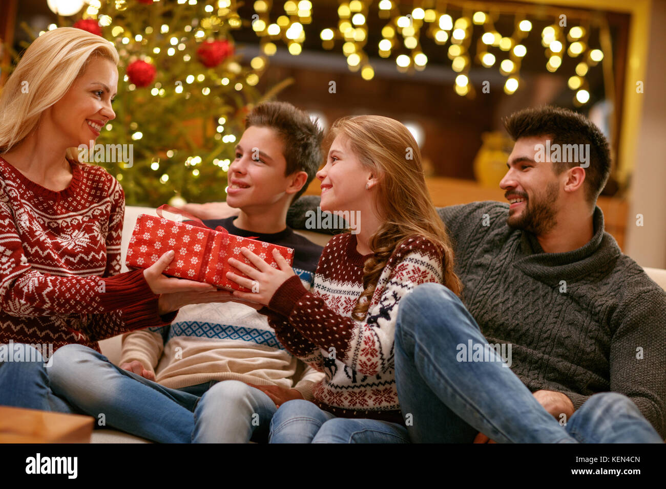 Im namen der familie -Fotos und -Bildmaterial in hoher Auflösung – Alamy