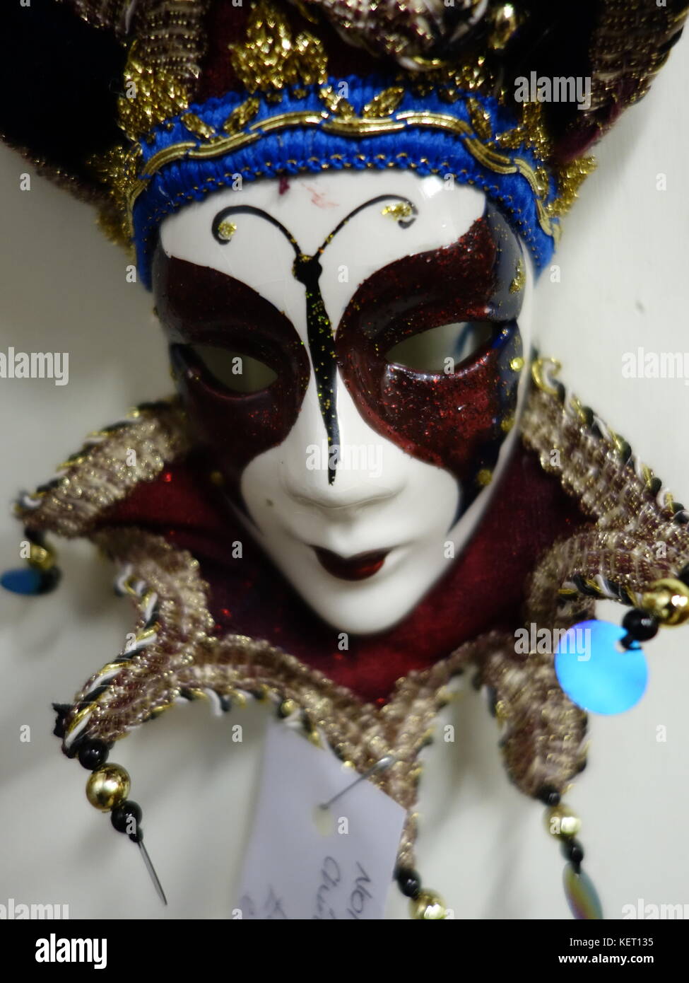 Pierrot mask -Fotos und -Bildmaterial in hoher Auflösung – Alamy