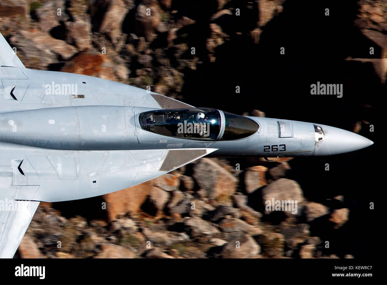 United States Navy Boeing F/A-18E Super Hornet (NG-263) Der VFA-14 ...