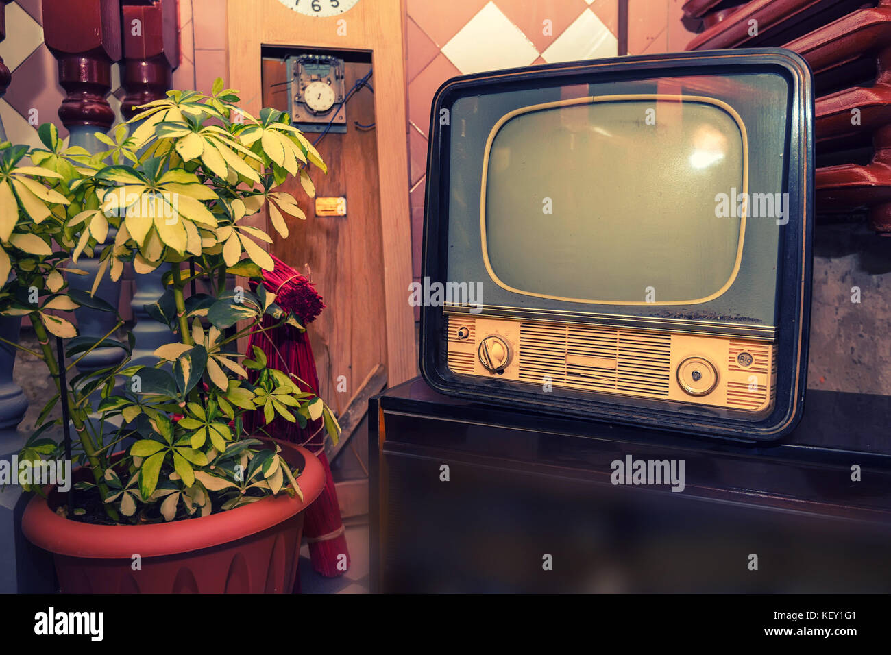 Tube television -Fotos und -Bildmaterial in hoher Auflösung – Alamy