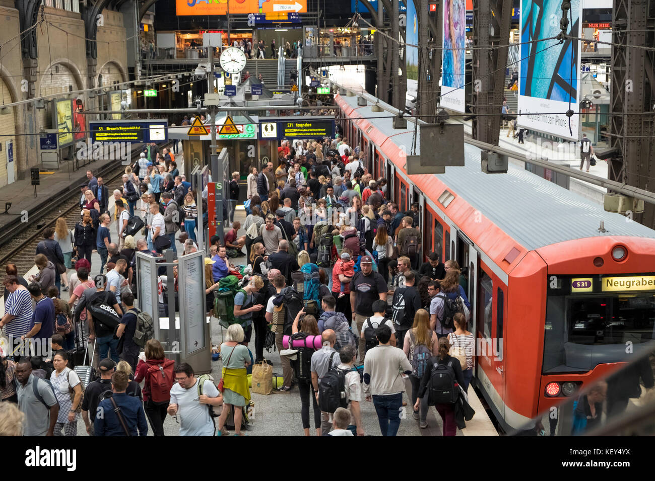 Hamburgs hauptbahnhof hamburg -Fotos und -Bildmaterial in hoher ...