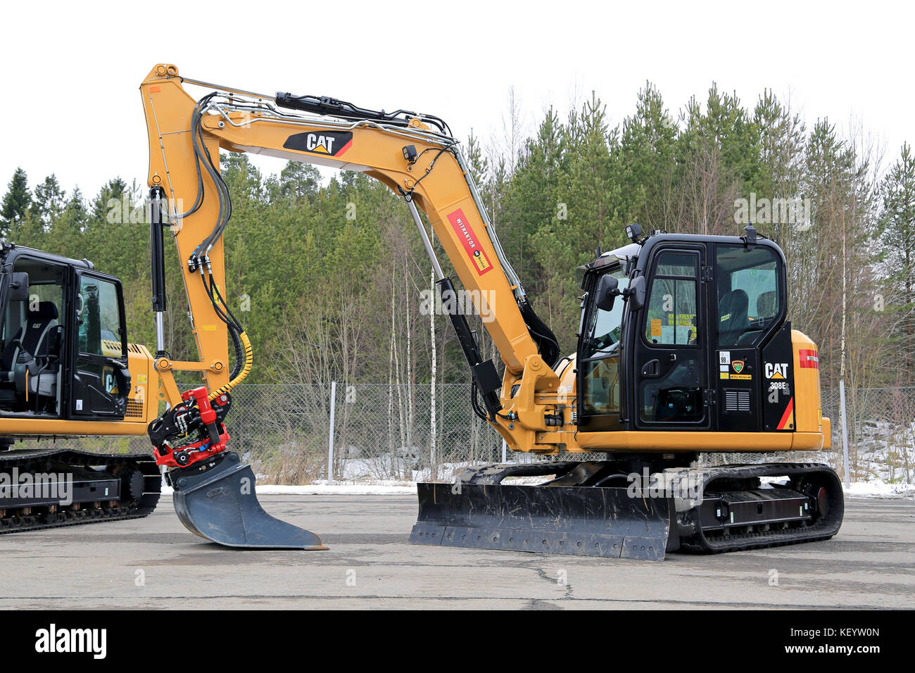 Katze minibagger -Fotos und -Bildmaterial in hoher Auflösung – Alamy