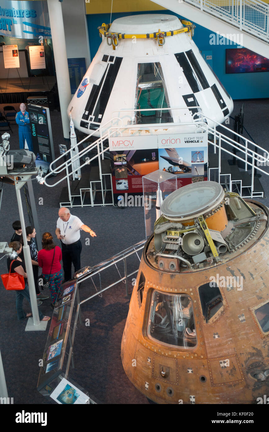 Apollo command module interior -Fotos und -Bildmaterial in hoher ...