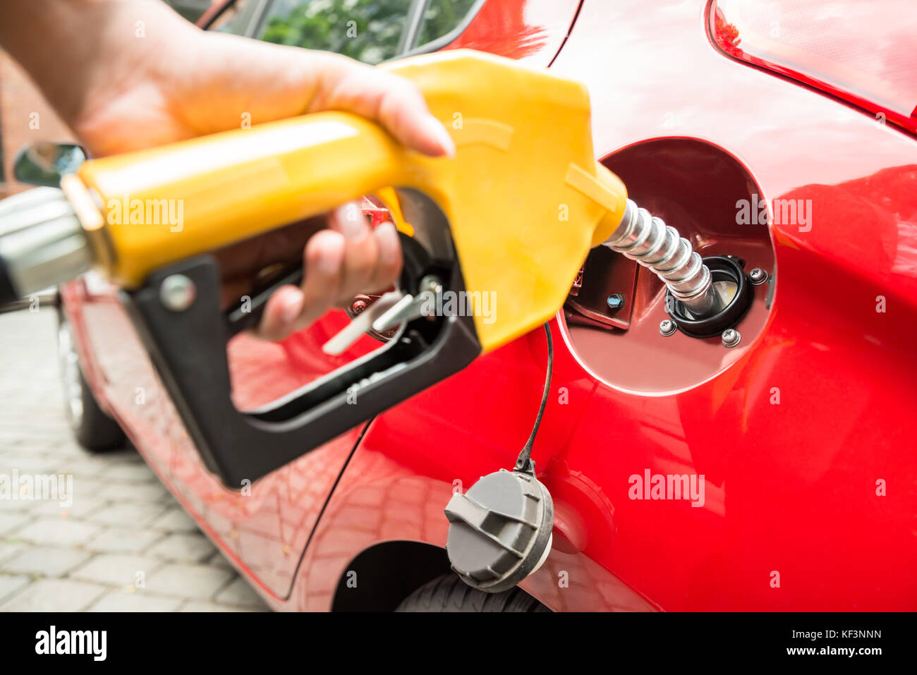 Roter kraftstofftank -Fotos und -Bildmaterial in hoher Auflösung ...