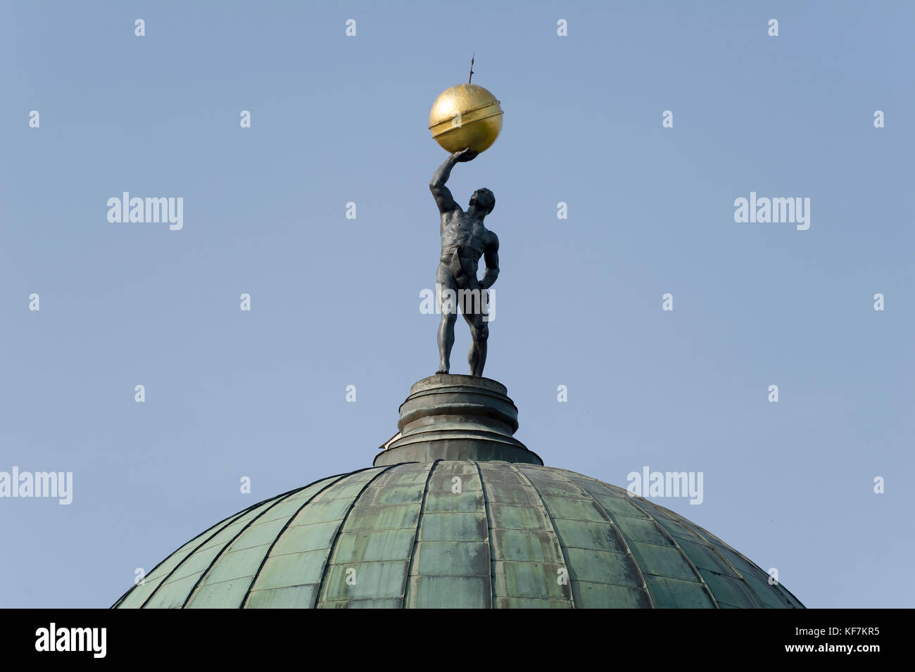 Statue di capra -Fotos und -Bildmaterial in hoher Auflösung – Alamy