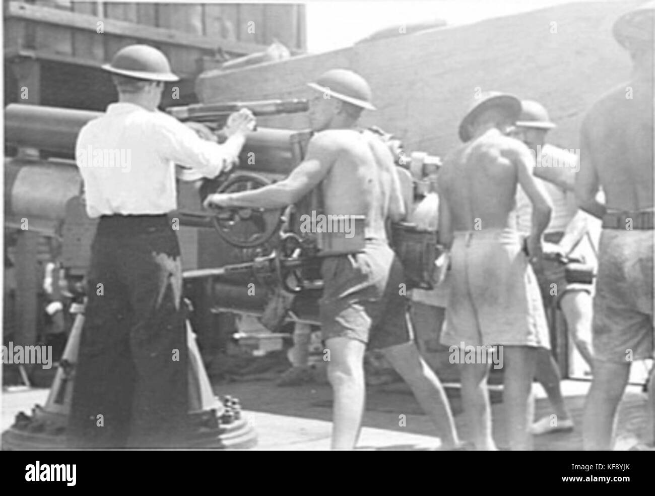 Ss gun crew -Fotos und -Bildmaterial in hoher Auflösung – Alamy