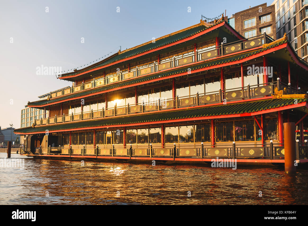 Chinesisches restaurant schiff -Fotos und -Bildmaterial in hoher ...