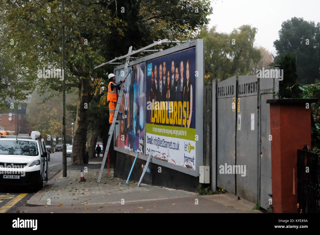 Bill posting -Fotos und -Bildmaterial in hoher Auflösung – Alamy