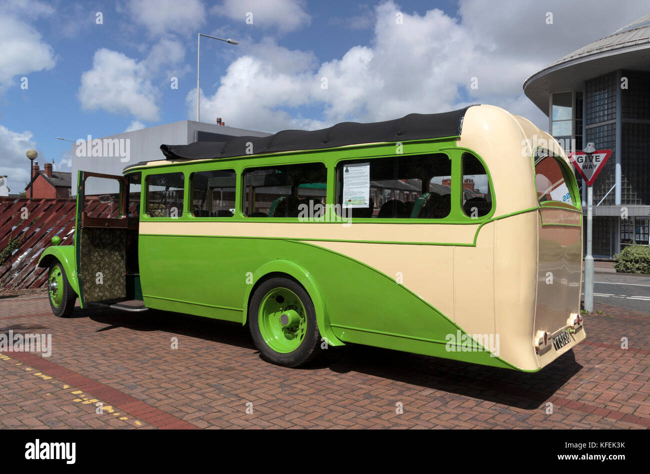 Leyland van -Fotos und -Bildmaterial in hoher Auflösung – Alamy