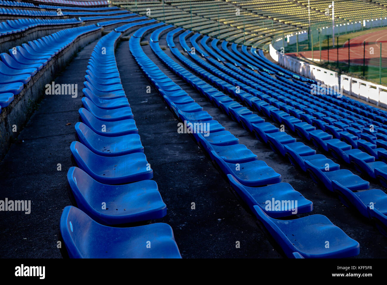 Stadium chairs -Fotos und -Bildmaterial in hoher Auflösung – Alamy