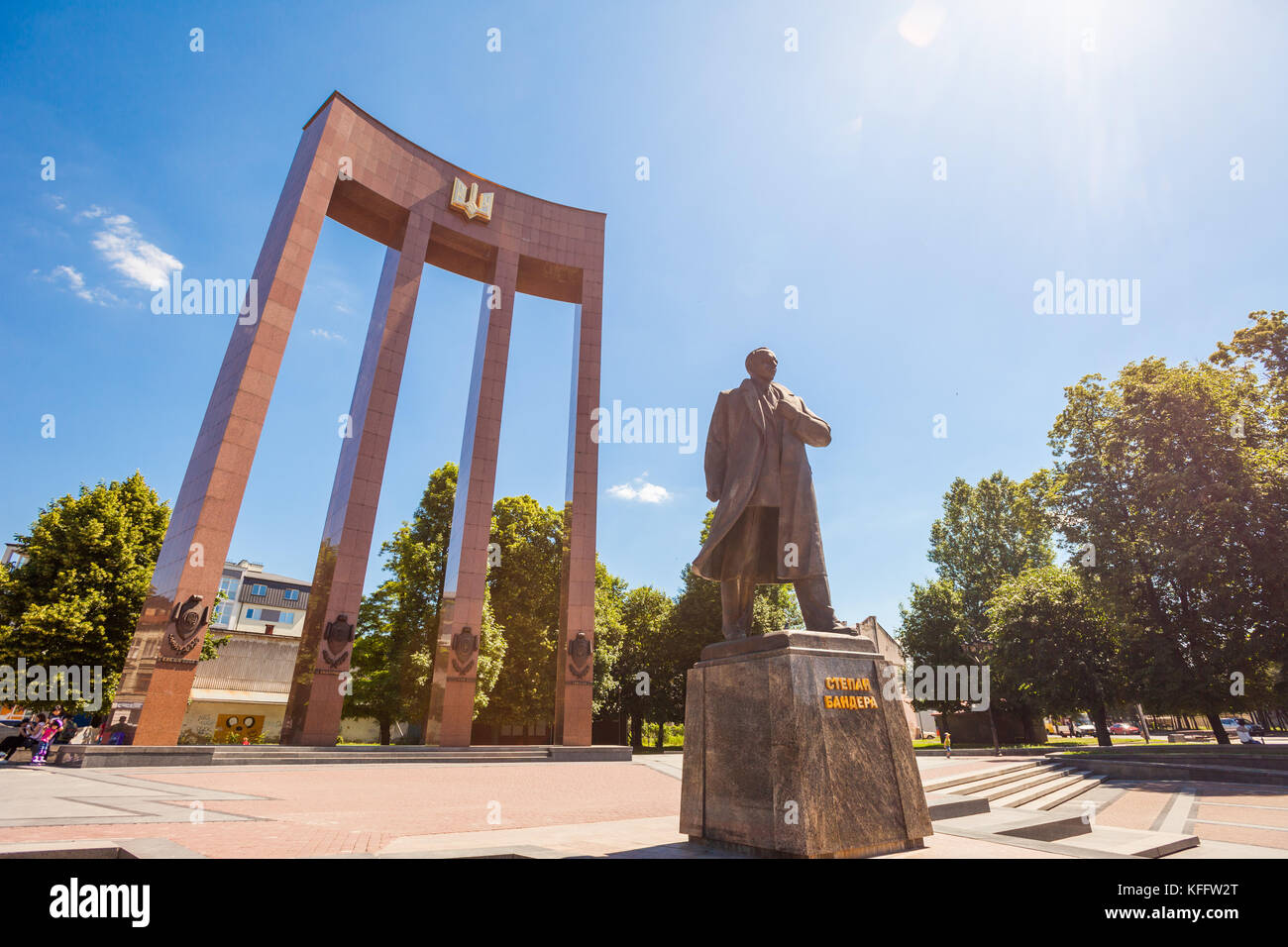 Stepan bandera statue -Fotos und -Bildmaterial in hoher Auflösung – Alamy
