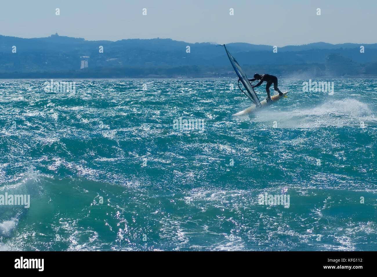 Hoher wind -Fotos und -Bildmaterial in hoher Auflösung – Alamy