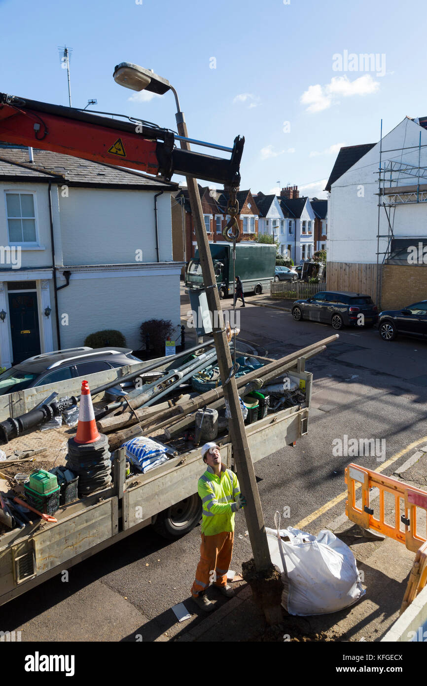 Concrete lamp post -Fotos und -Bildmaterial in hoher Auflösung – Alamy