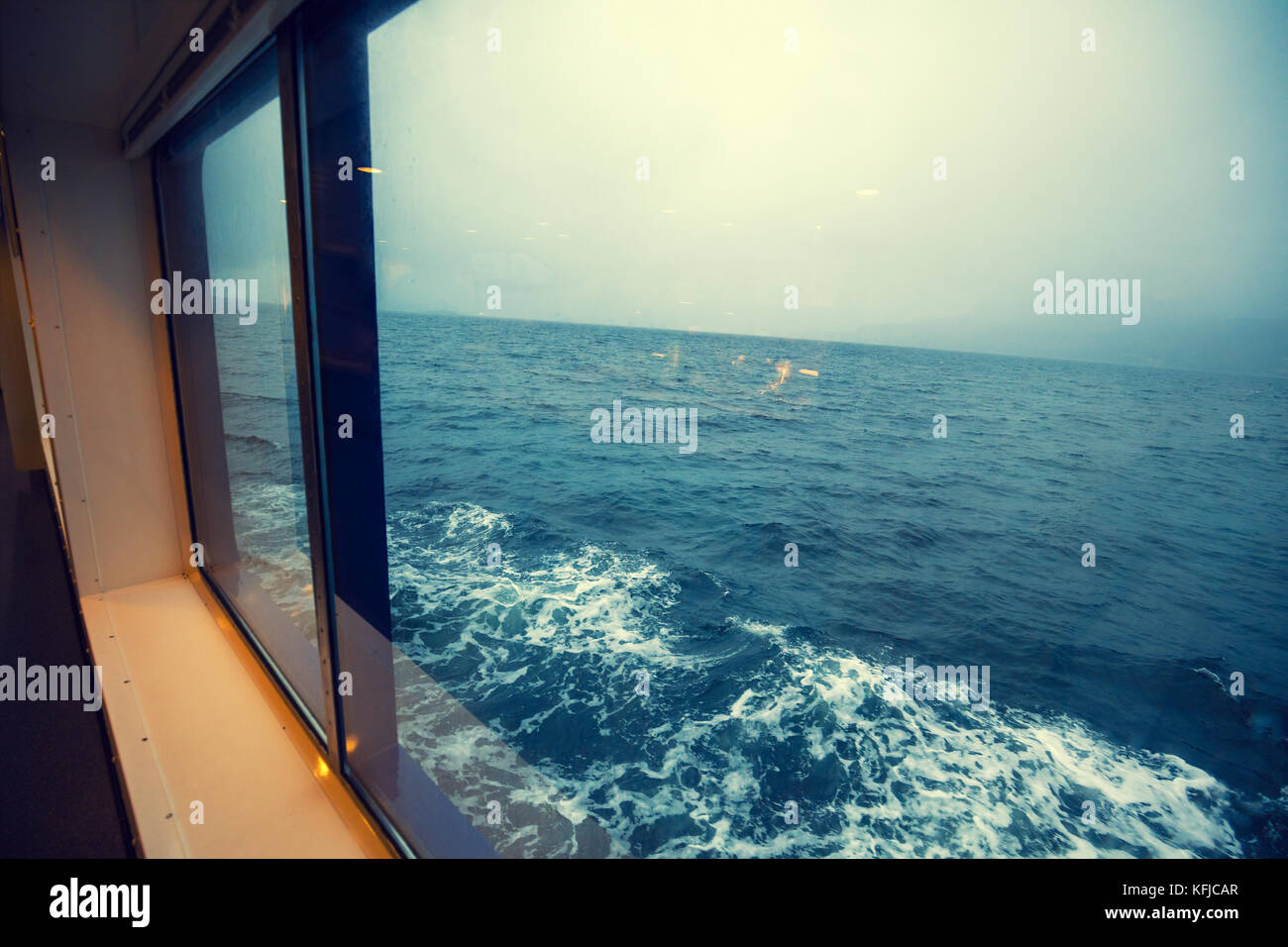 Kreuzfahrtschiff fenster -Fotos und -Bildmaterial in hoher Auflösung ...