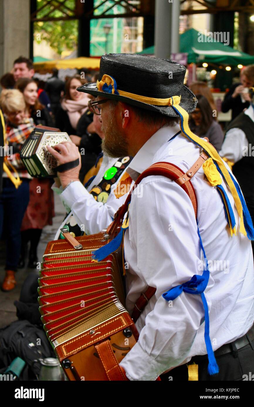 Concertina player -Fotos und -Bildmaterial in hoher Auflösung – Alamy
