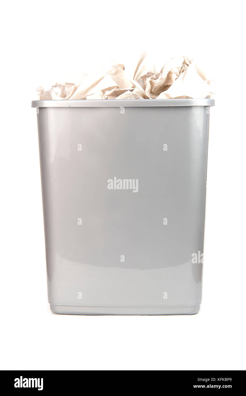 Mülleimer voller müll -Fotos und -Bildmaterial in hoher Auflösung – Alamy