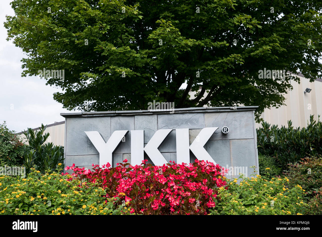 Ykk Logo Stockfotos und -bilder Kaufen - Alamy