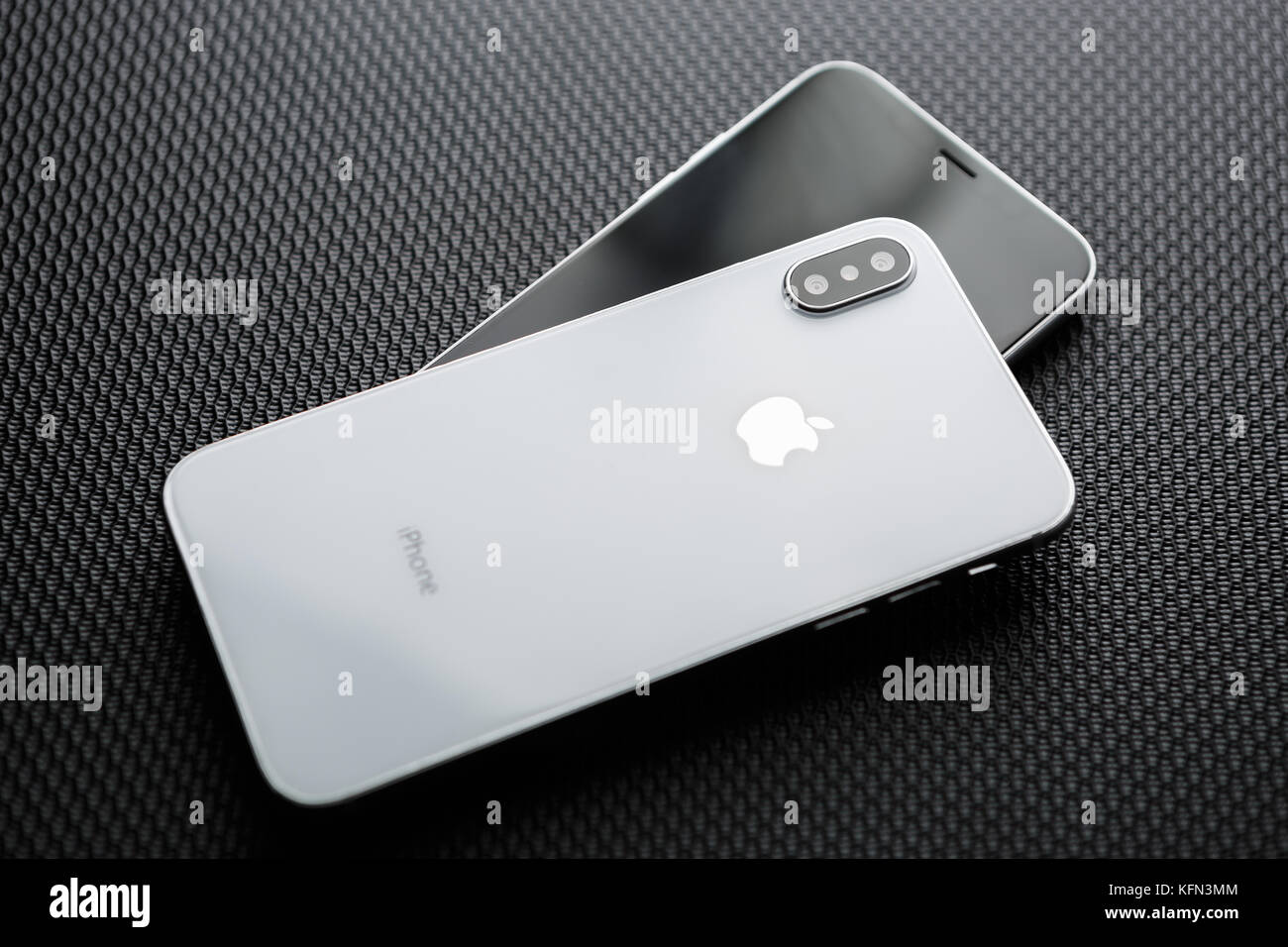 MARIUPOL, UKRAINE - 27. Oktober 2017: Neue Iphone Modell X Close up ...