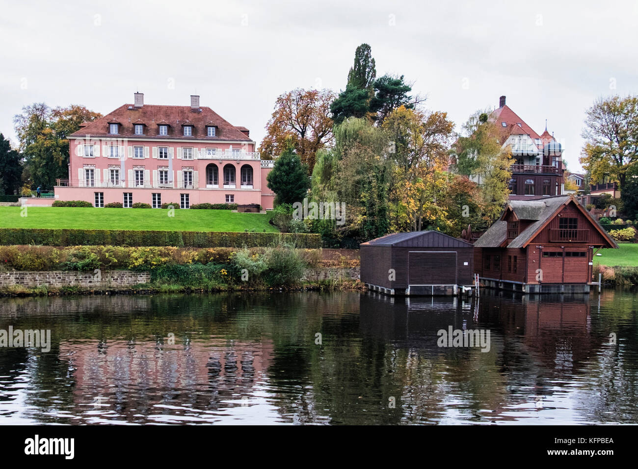 Berlin. Villa Urbig auch genannt Haus Seefried, klassizistischen Haus ...