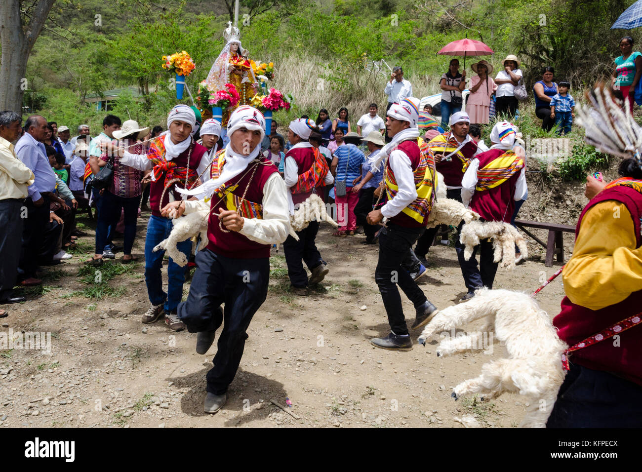 Menschen peru tanzen -Fotos und -Bildmaterial in hoher Auflösung – Alamy