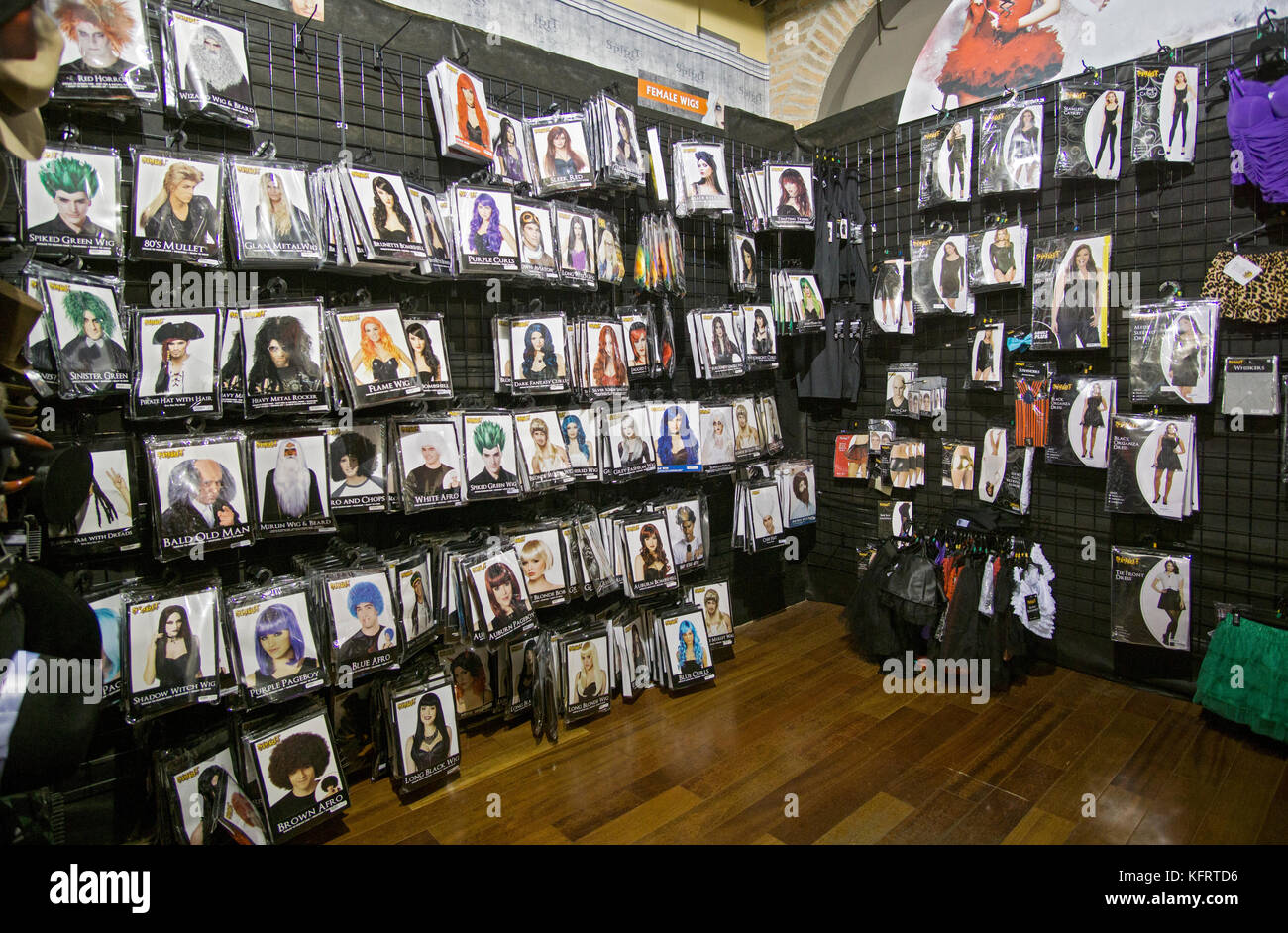 Halloween city pop up store in -Fotos und -Bildmaterial in hoher ... Halloween city pop up store in -Fotos und -Bildmaterial in hoher ...