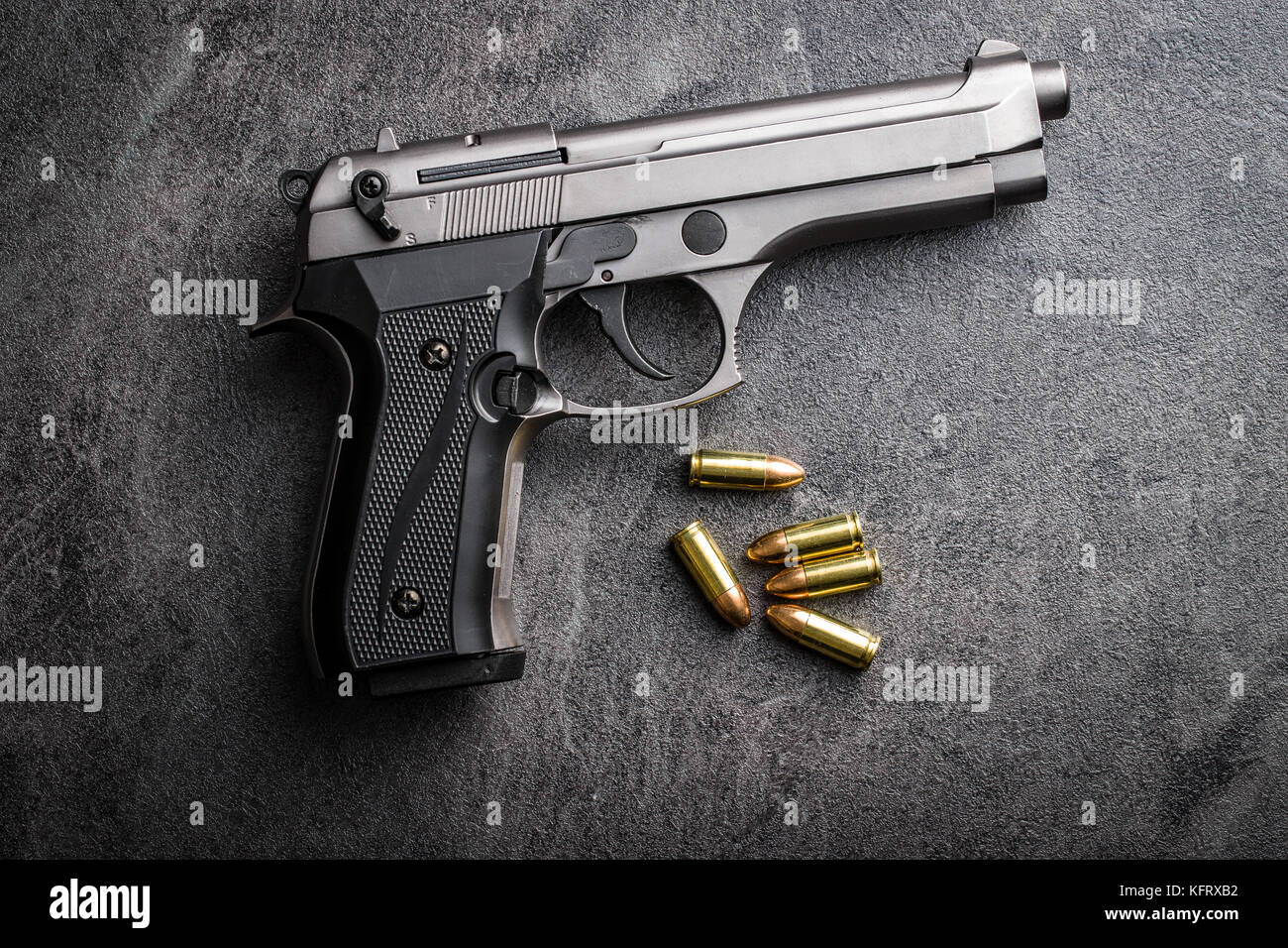 9mm pistol -Fotos und -Bildmaterial in hoher Auflösung – Alamy