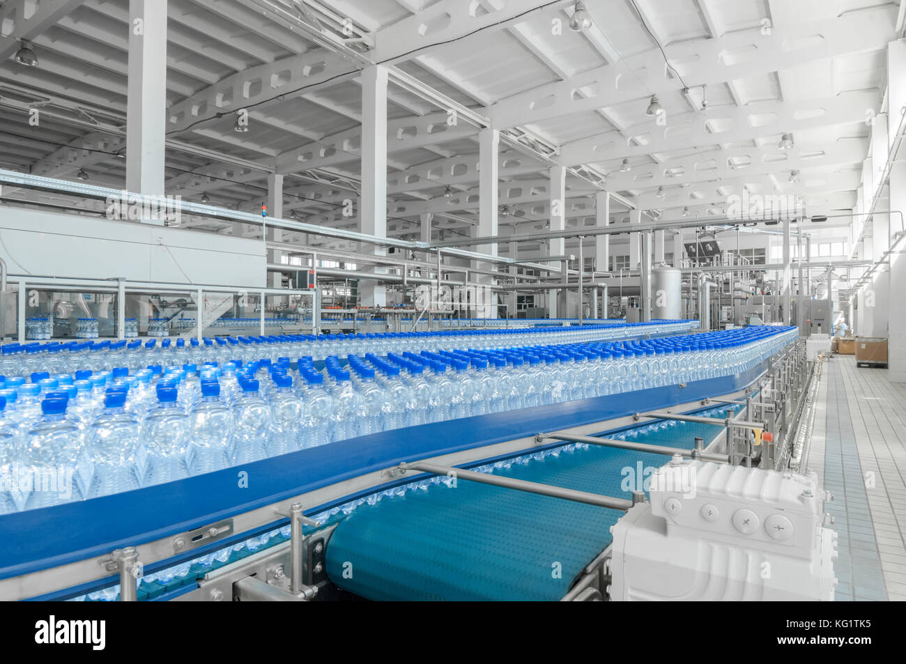 Conveyor belt factory -Fotos und -Bildmaterial in hoher Auflösung – Alamy