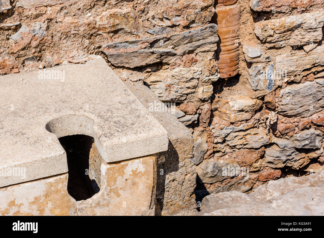 Ancient Public Latrines Stockfotos und -bilder Kaufen - Alamy
