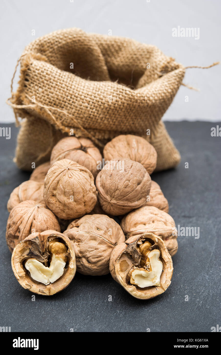 Noix seche -Fotos und -Bildmaterial in hoher Auflösung – Alamy