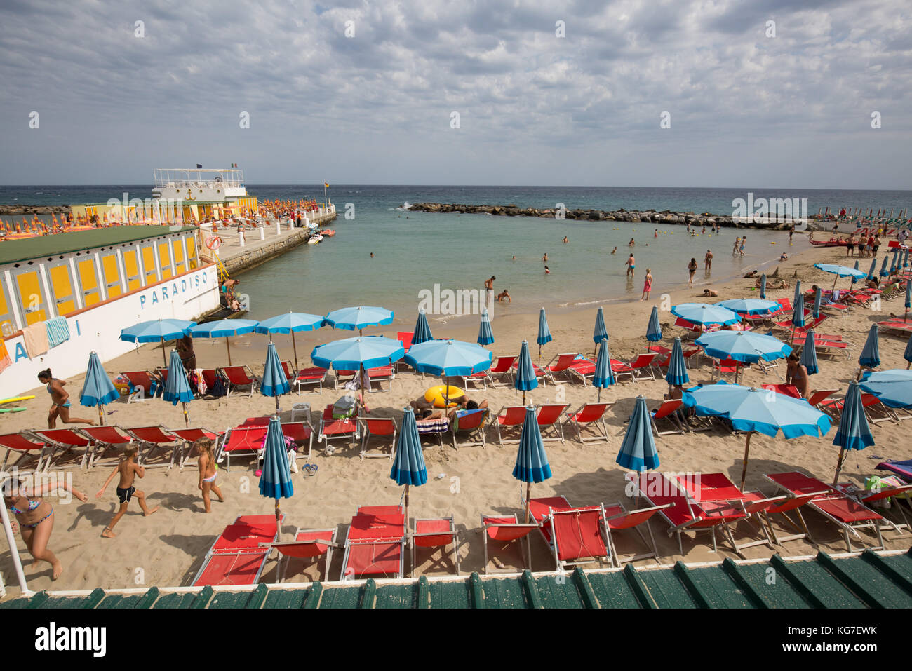 San remo beach -Fotos und -Bildmaterial in hoher Auflösung – Alamy