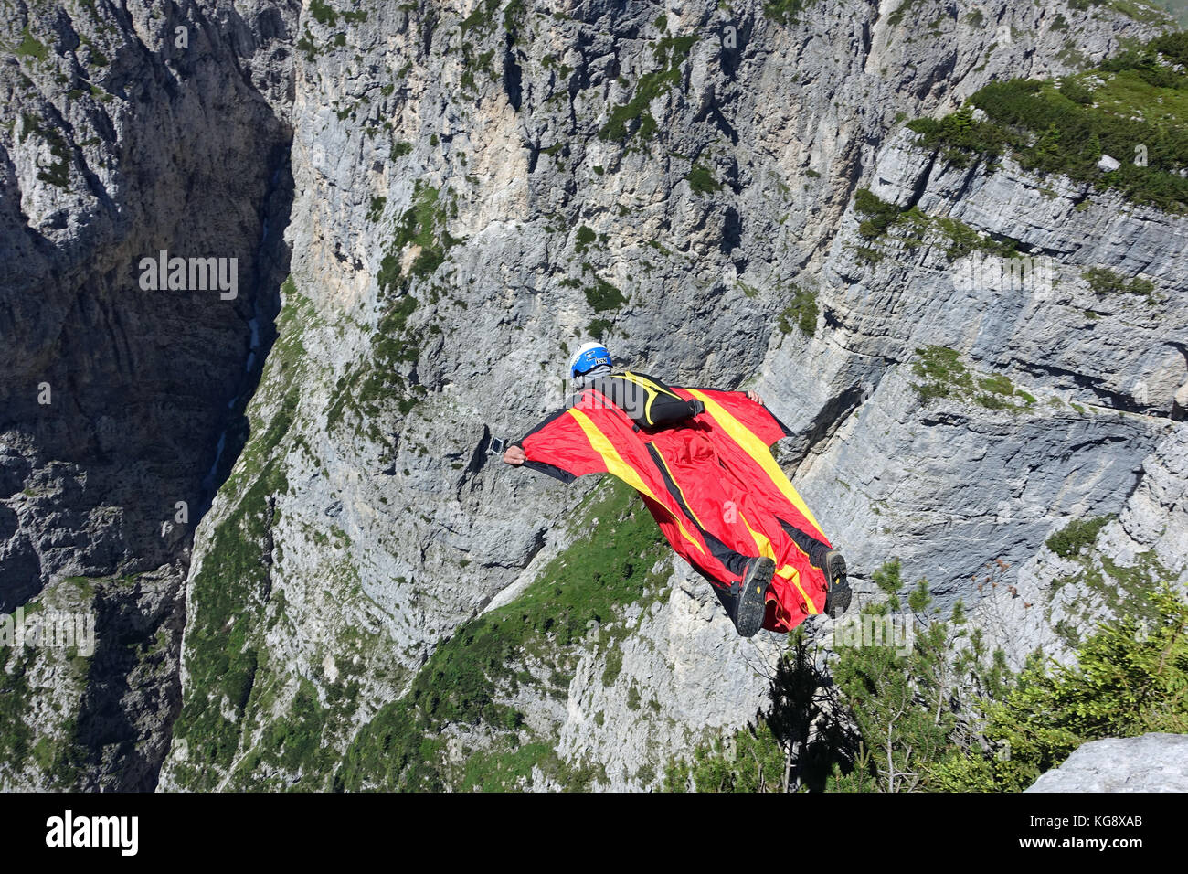 Klippentaucher springen -Fotos und -Bildmaterial in hoher Auflösung – Alamy