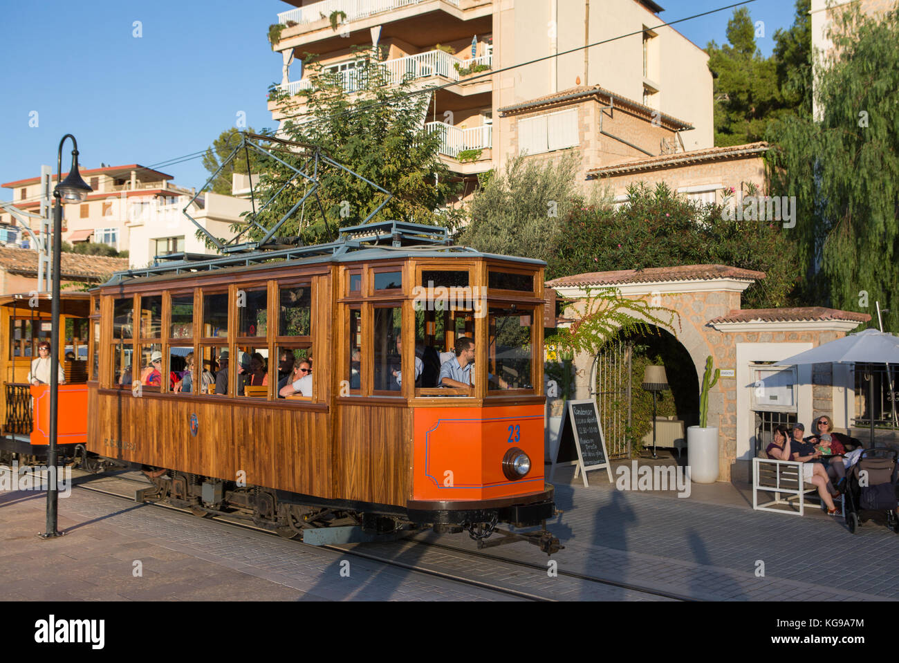 Soller train majorca -Fotos und -Bildmaterial in hoher Auflösung ...