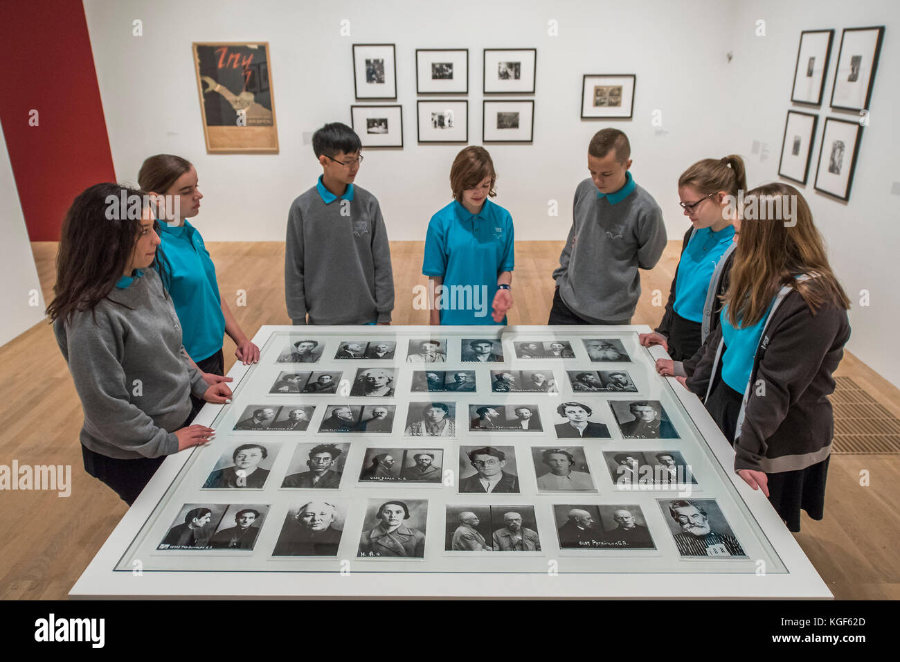 Pupils from thomas tallis school -Fotos und -Bildmaterial in hoher ...