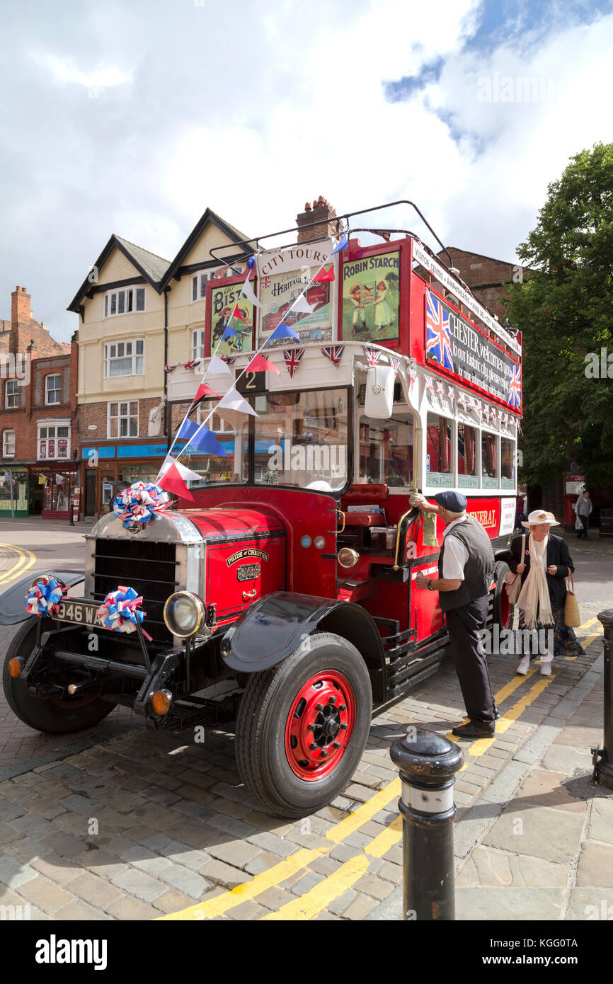 Chester touristenbus -Fotos und -Bildmaterial in hoher Auflösung – Alamy
