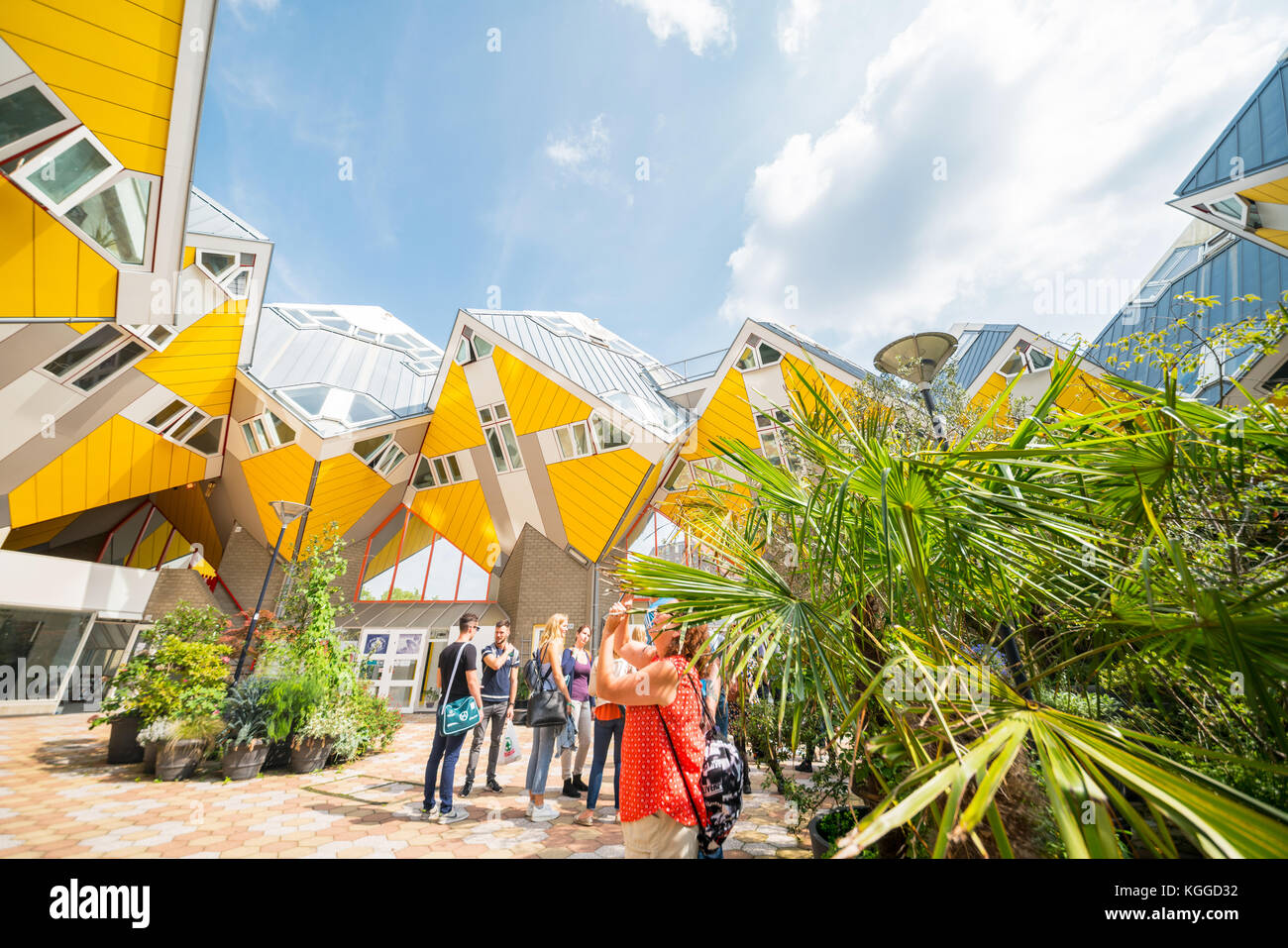 Wierd houses -Fotos und -Bildmaterial in hoher Auflösung – Alamy