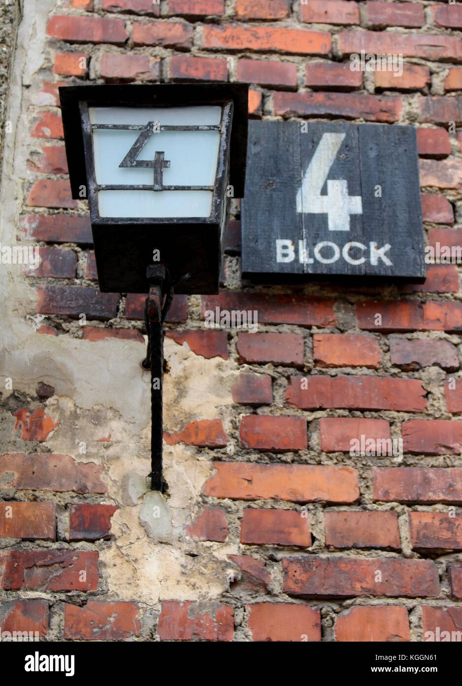 Auschwitz II-Birkenau ist ein Denkmal für alle, die in ...