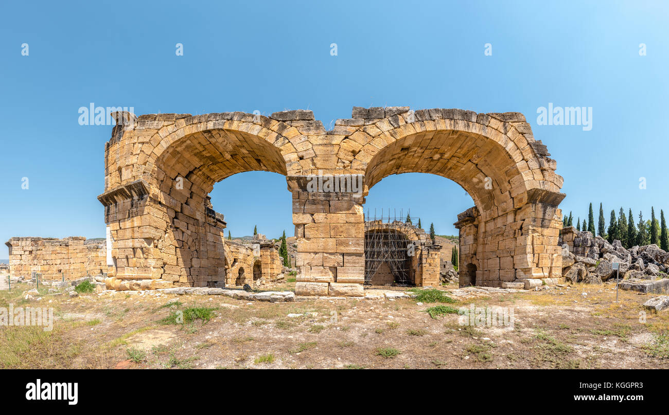 Antike Ruinen in Hierapolis, Pamukkale, Türkei. Unesco Welterbe ...