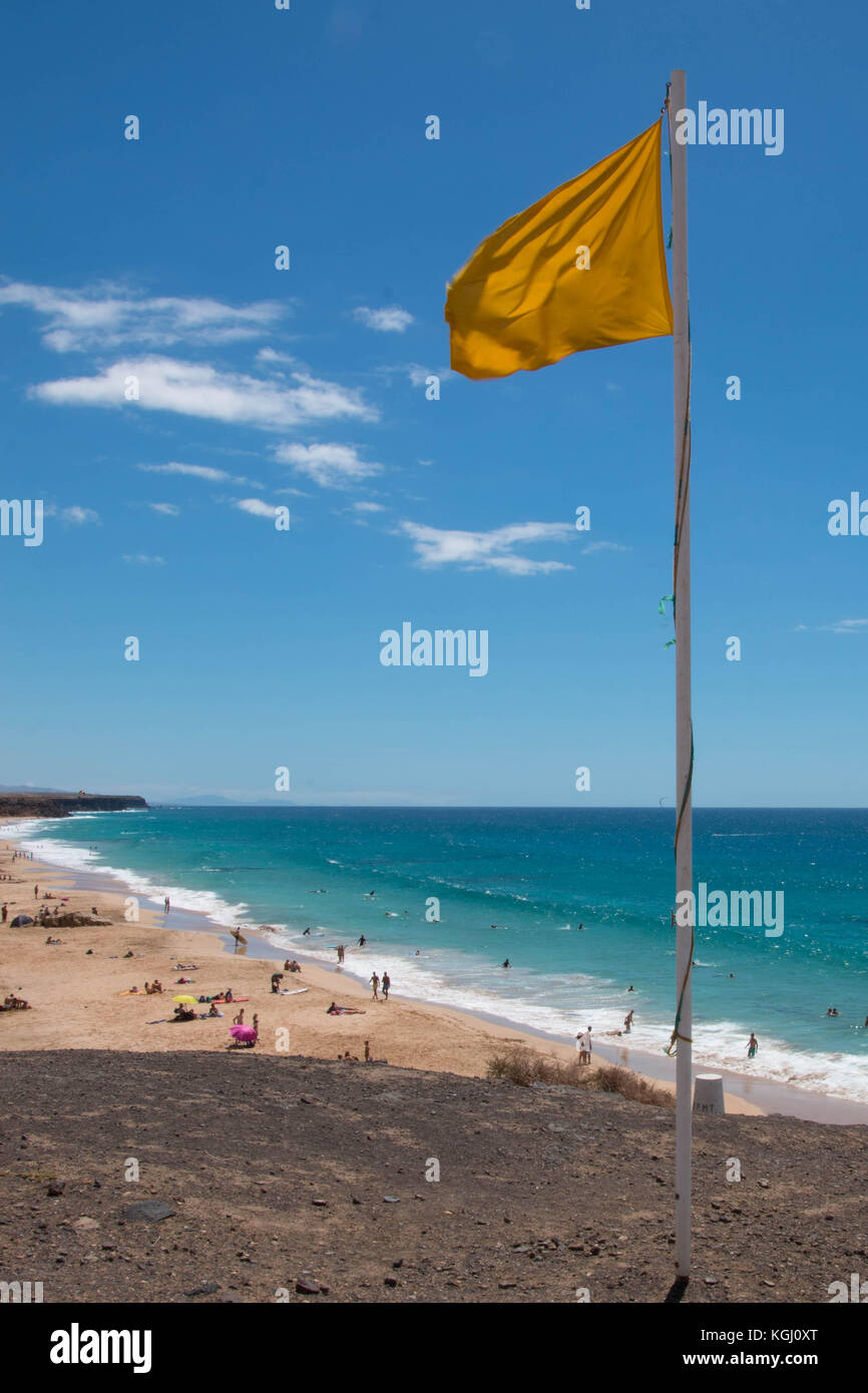 Lanzarote strand gelbe flagge Stockfotos und -bilder Kaufen - Alamy