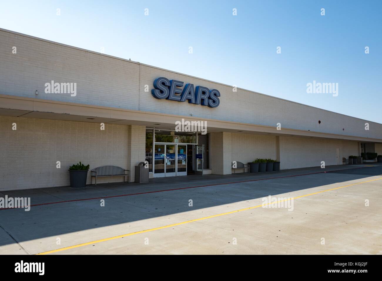 Fassade mit signage am sears Kaufhaus in der Mega Mall, ein ...