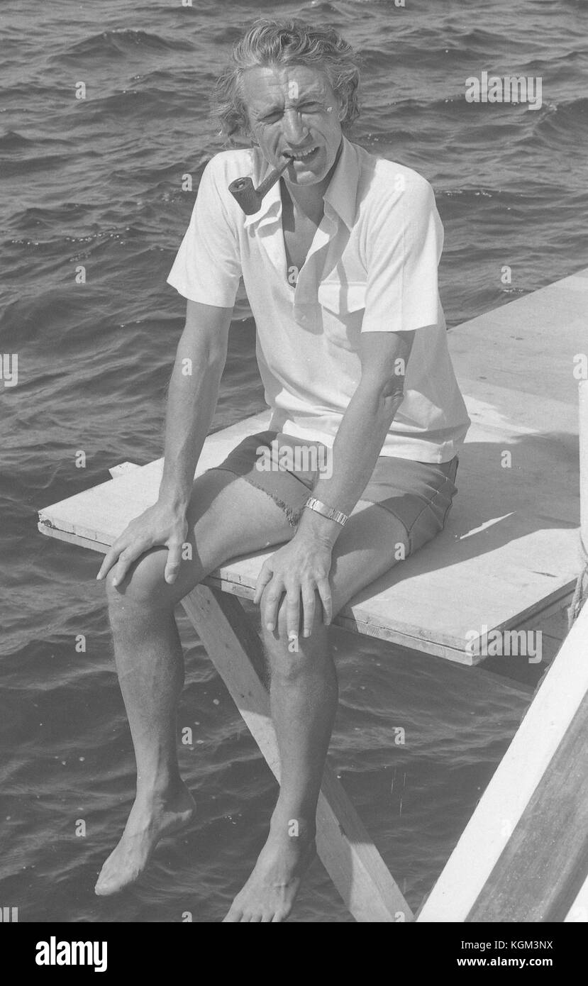 Regisseur john guillermin -Fotos und -Bildmaterial in hoher Auflösung ...