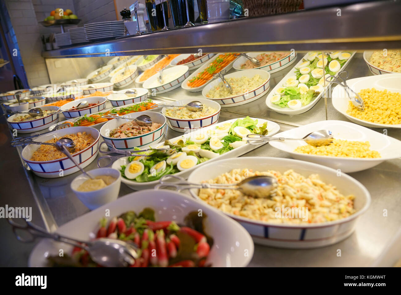 Nahaufnahme von Feinkost Essen im Restaurant Buffet eingestellt ...