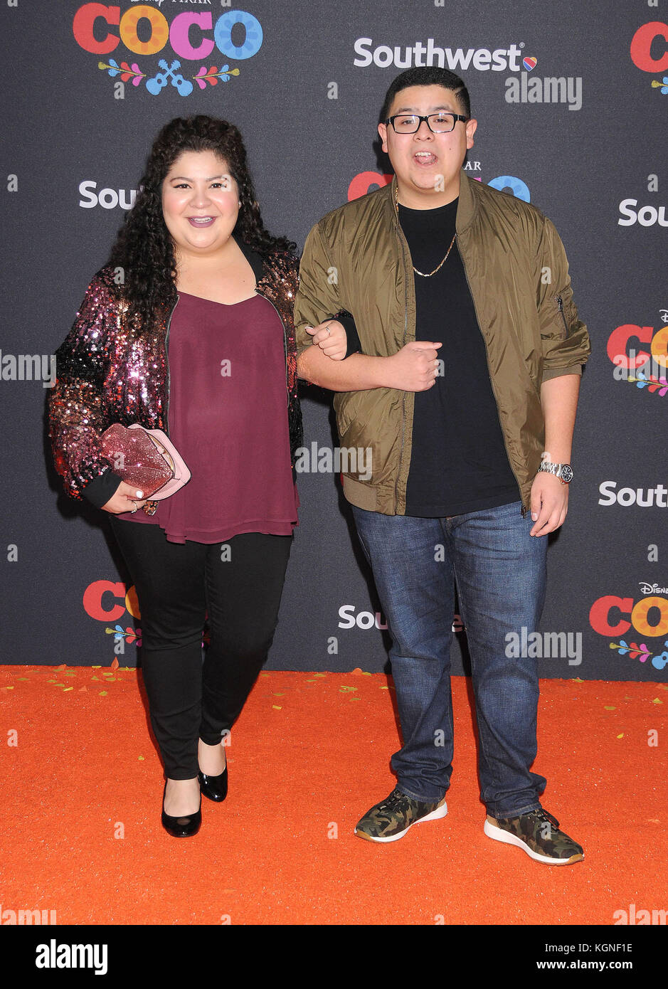 Rico rodriguez and raini rodriguez -Fotos und -Bildmaterial in hoher ...