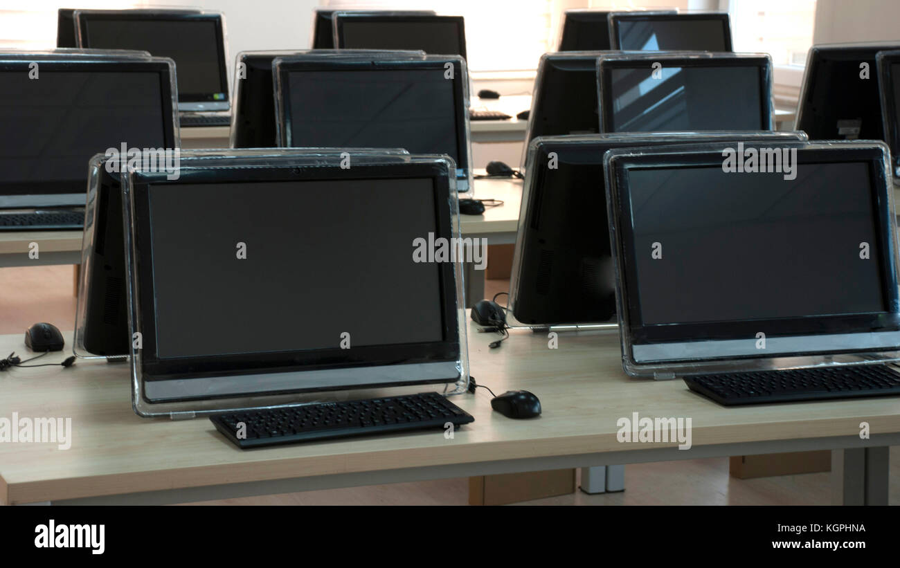 Moderne Schule Computer Klassenzimmer Stockfotos und -bilder Kaufen - Alamy