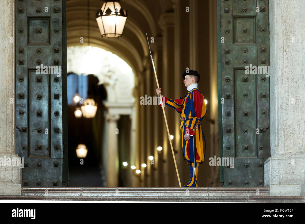 Schweizer Garde im Vatikan Stockfotografie - Alamy