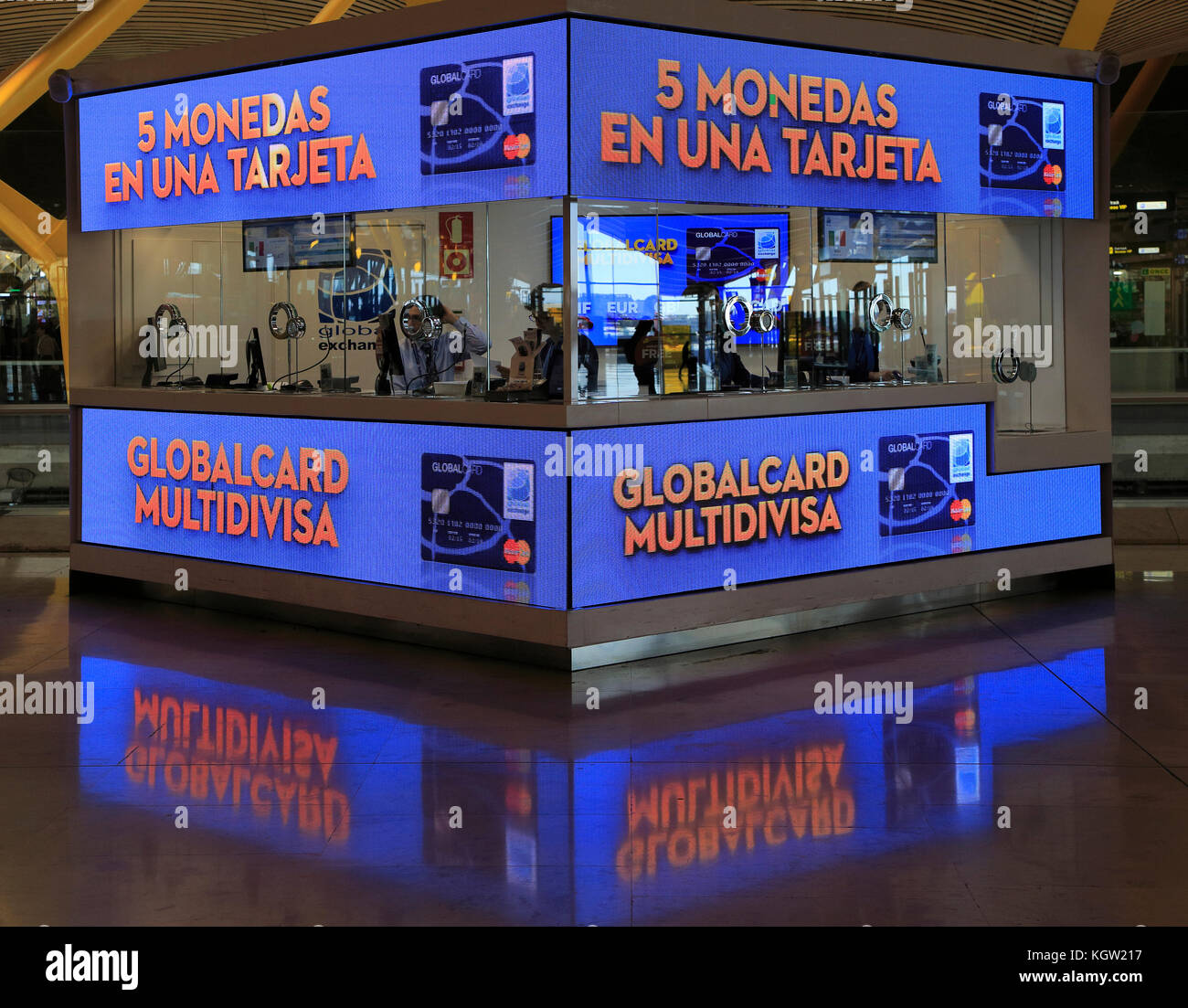 Money exchange cambio bureau de -Fotos und -Bildmaterial in hoher ...