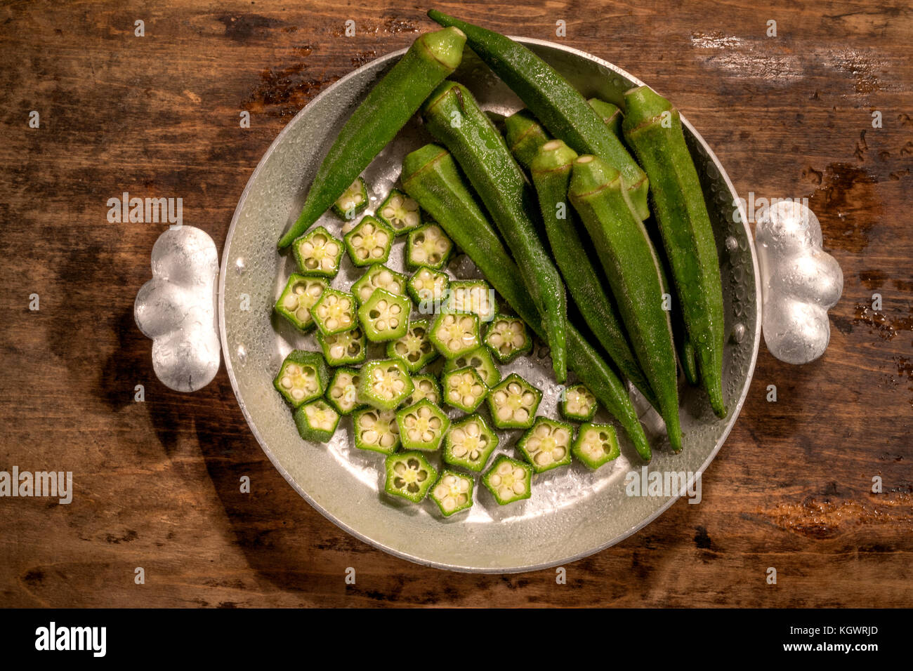 Die okra pflanze -Fotos und -Bildmaterial in hoher Auflösung – Alamy