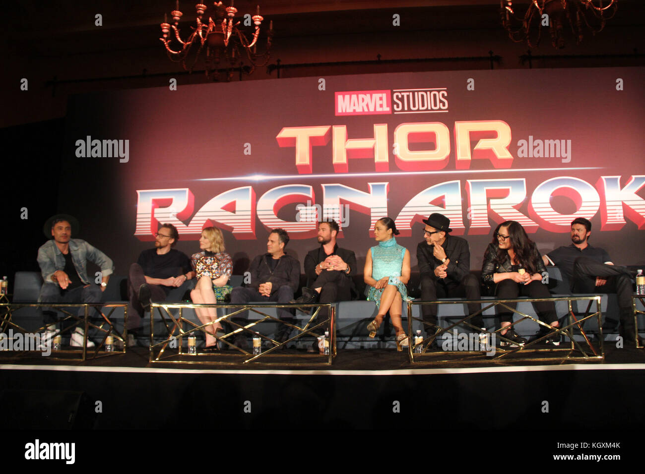 Thor ragnarok rachel house -Fotos und -Bildmaterial in hoher Auflösung ...