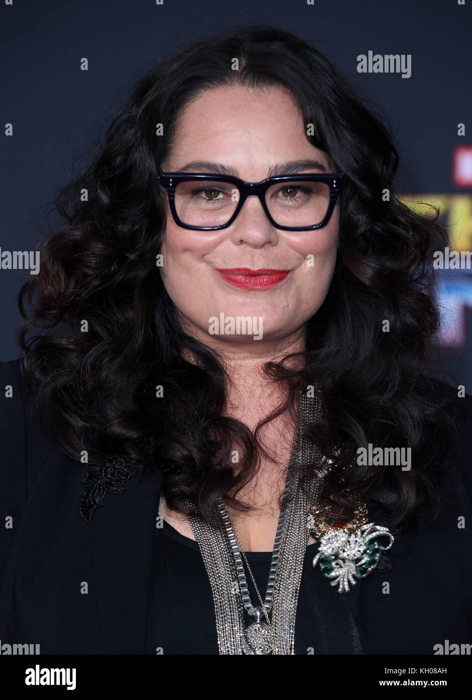 Thor ragnarok rachel house -Fotos und -Bildmaterial in hoher Auflösung ...