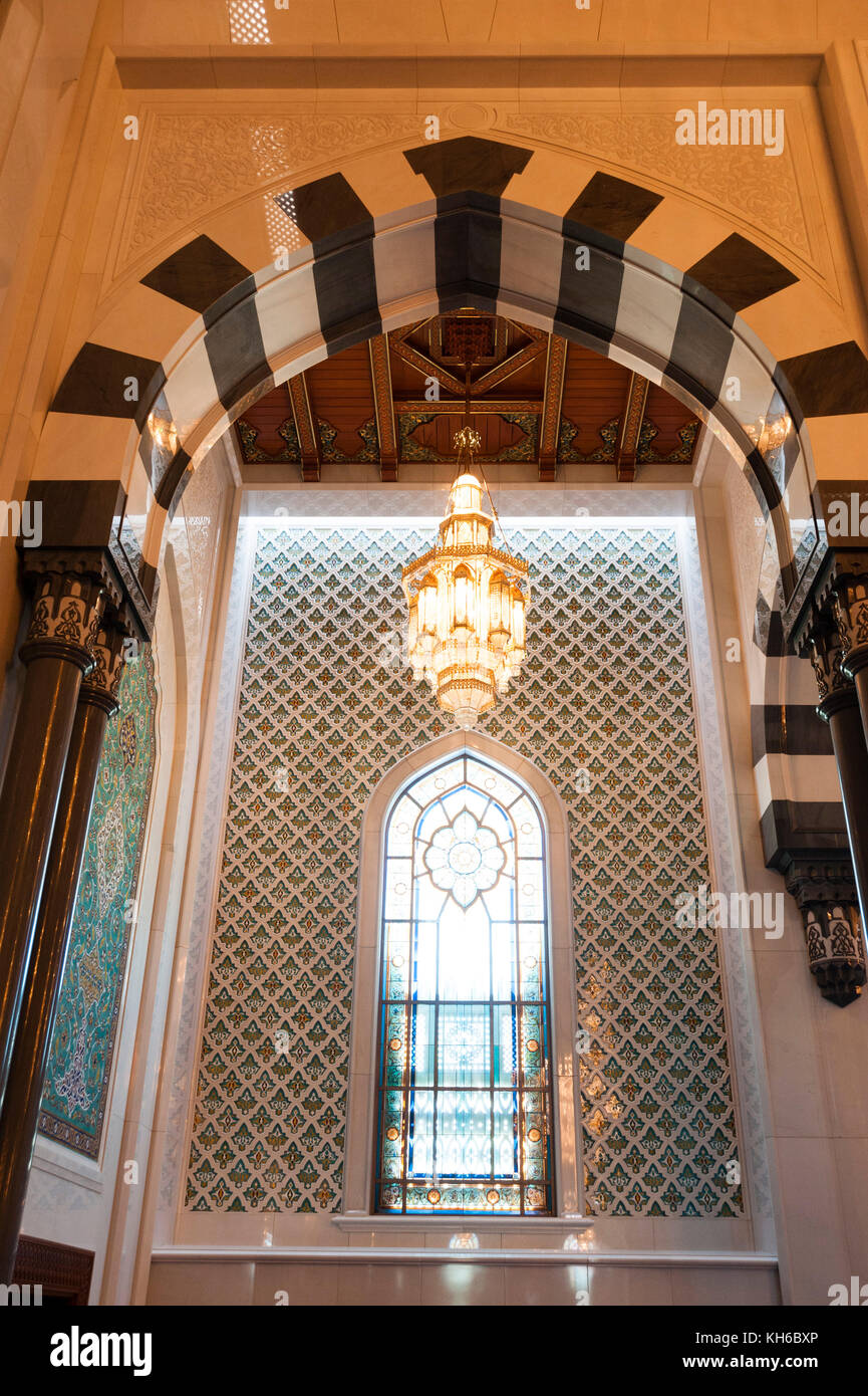 Große sultan qabus moschee in maskat -Fotos und -Bildmaterial in hoher ...