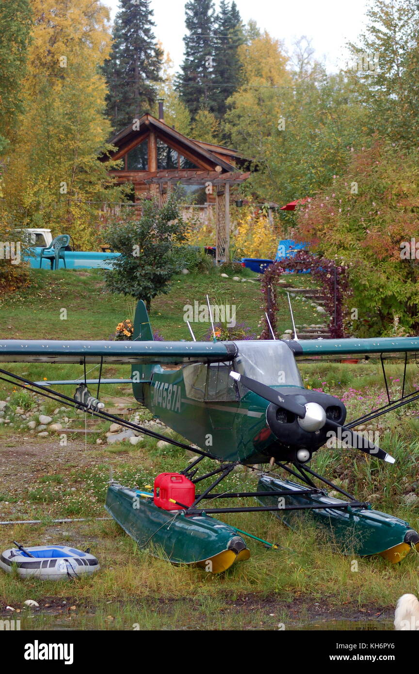 Alaska leben, Kabine, Pickup Truck & Super Cub Stockfotografie - Alamy